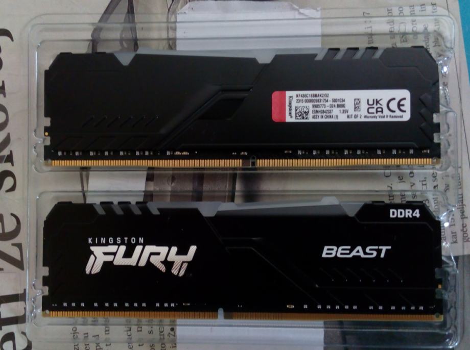 2x Corsair Vengeance - 8GB Dual Channel DDR3 Memory Kit