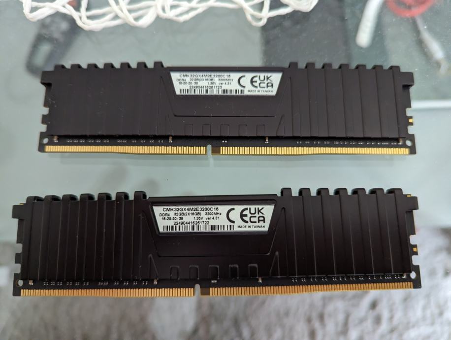 (Samsung B-die) Corsair VENGEANCE® LPX 32GB (2 x 16GB) DDR4 3200MHz