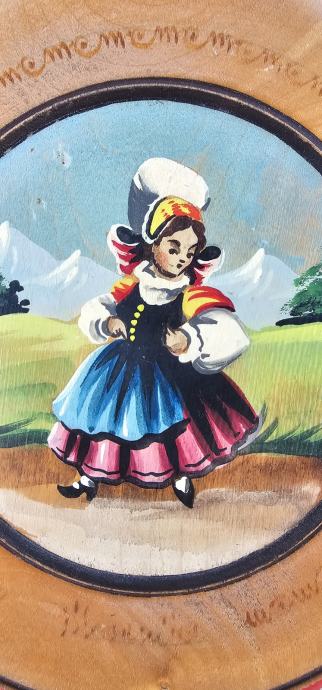 Lesena stenska krožnika narodna noša 18cm Cena za oba 5€ Ljubljana
