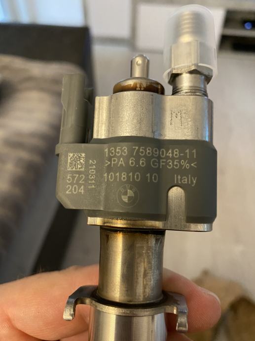 3× BMW injektor - šoba 13537589048