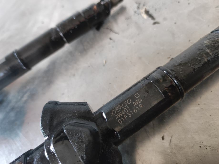 Nissan X-Trail injektorji šobe injektor -07 2.2 DCI