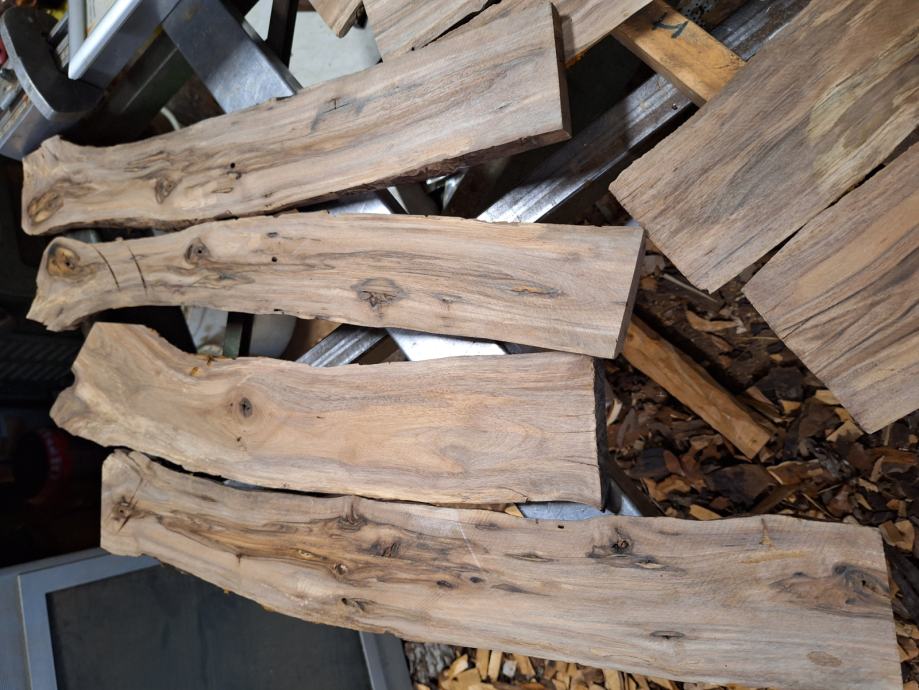 Les oreh zelo lepe teksture 65 do 35x8 do 13x2 cm 1 kos 1.5 do 3, vseh