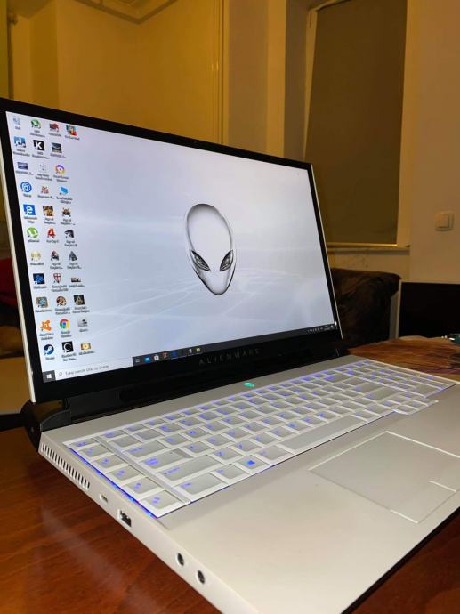 Alienware area 51m rtx 2070 i7 9th gen 9700,rabljen 2 meseca, kot nov!