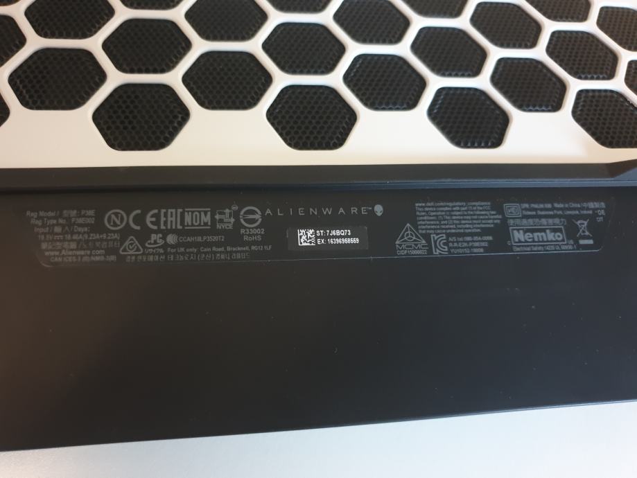 DELL Alienware Area-51m R2 (i7 10700-4,8GHz) 16GBram 512gb SSD 1TB HDD