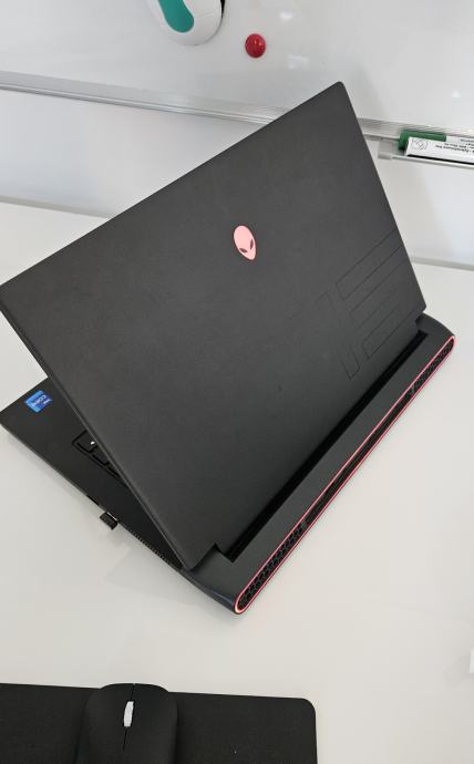 Dell Alienware m15 R7, Intel Core i7-12700H, Gefroce RTX 3060, RAM 16G
