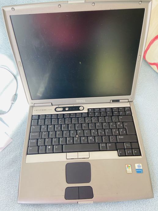 Dell D600