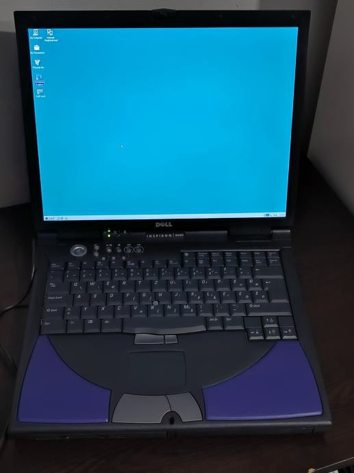 DELL Inspiron 8000, Pentium 3, ATi Rage 128, 1400x1050 LCD, Retro PC
