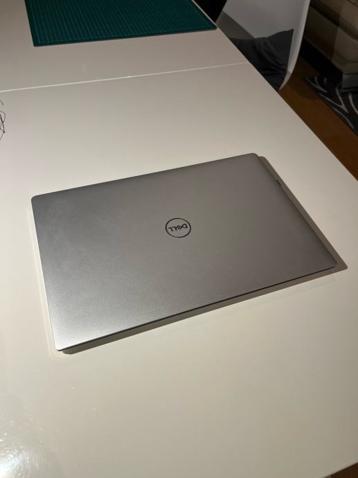 DELL XPS 15, i7-9750H, 32GB - ekran ne deluje