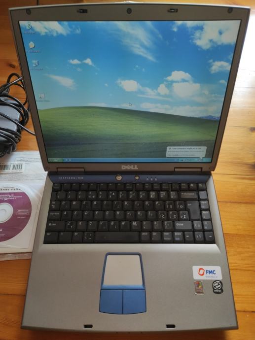 Retro prenosnik DELL Inspiron 1100, licenčni Windows XP, brez poštnine