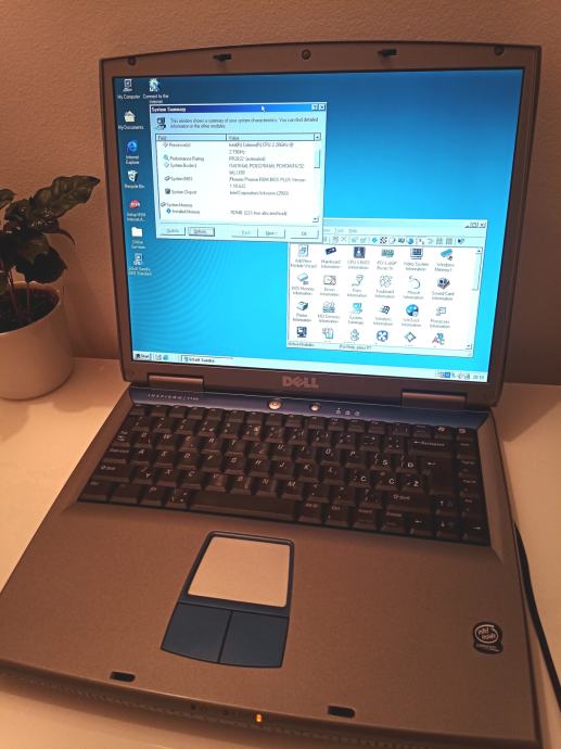 Retro prenosnik Windows 98 - Dell Inspiron | Delujoč