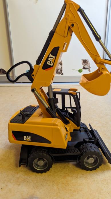 Bruder CAT bager kopač 1:16