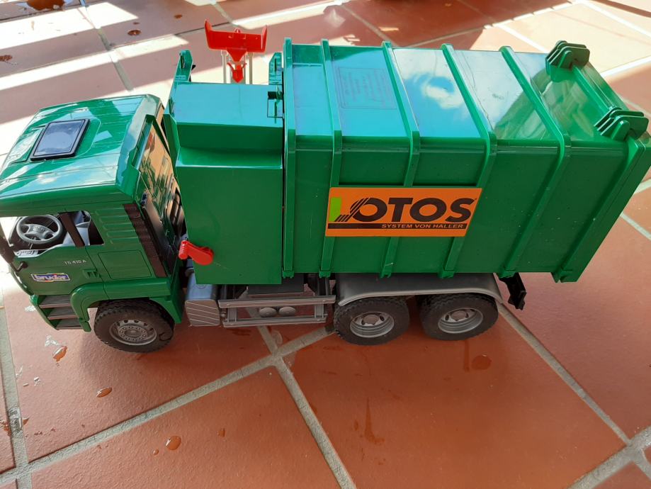 Man smetarski avto