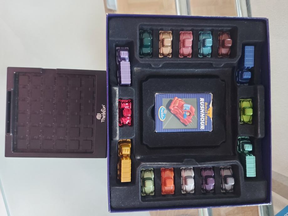 Družabna miselna igra Rush hour