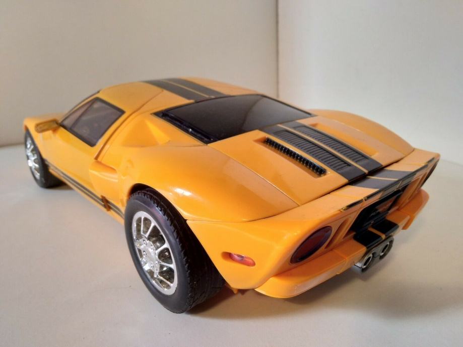 TRANSFORMER FORD GT 40 1/12 ROADBOT