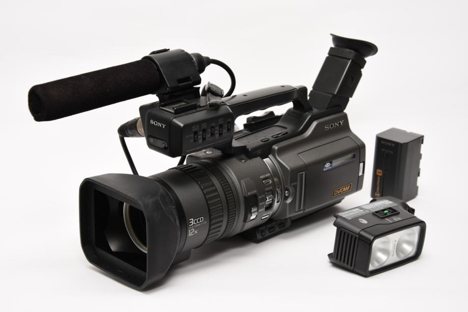 Digitalna kamera Sony DVCAM 3 CCD