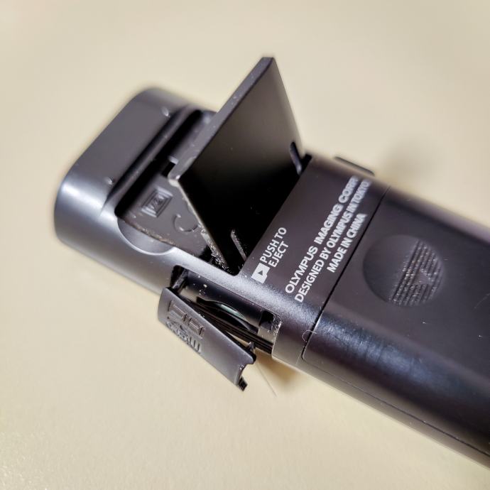 Diktafon OLYMPUS VN-712PC z etuijem