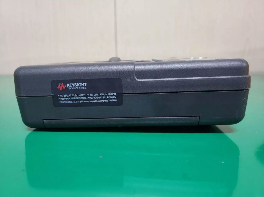 Prenosni večnamenski kalibrator / merilnik Agilent U1401B