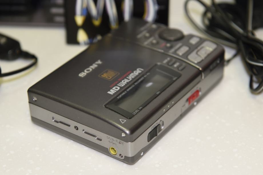 Sony MZ-R3 Walkman Mini-Disc