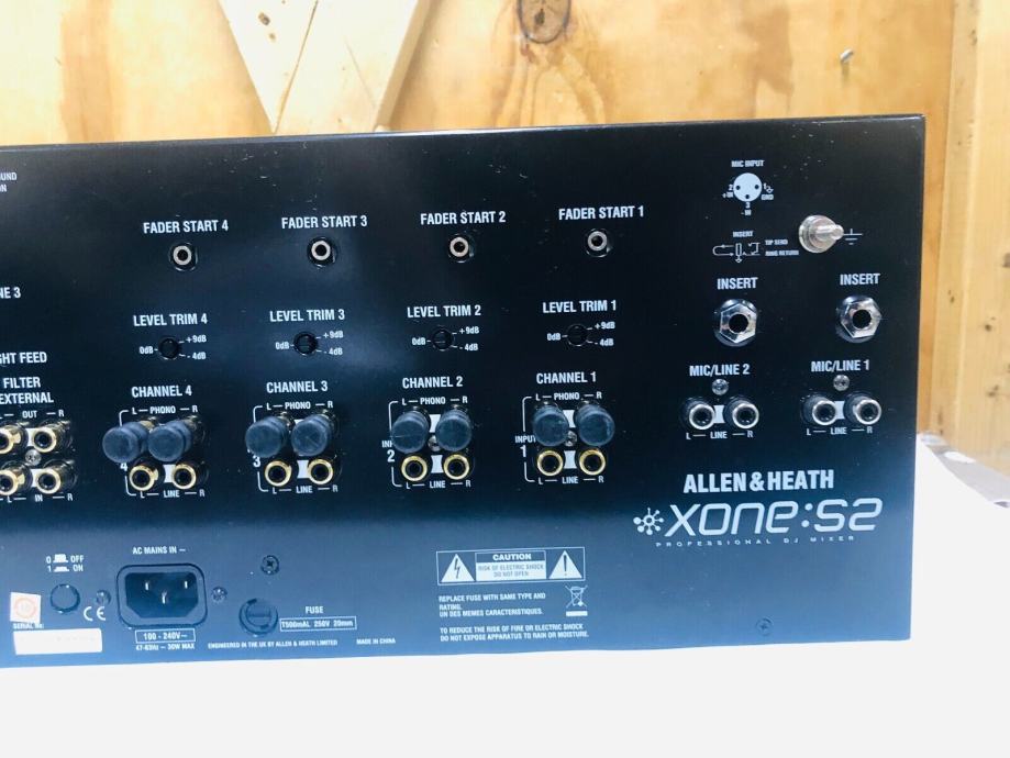 Allen & Heath XONE S2 profesionalni DJ klubski mixer