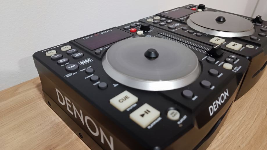Denon-DJ DN-S 1200 - CD/USB Media Player & controller
