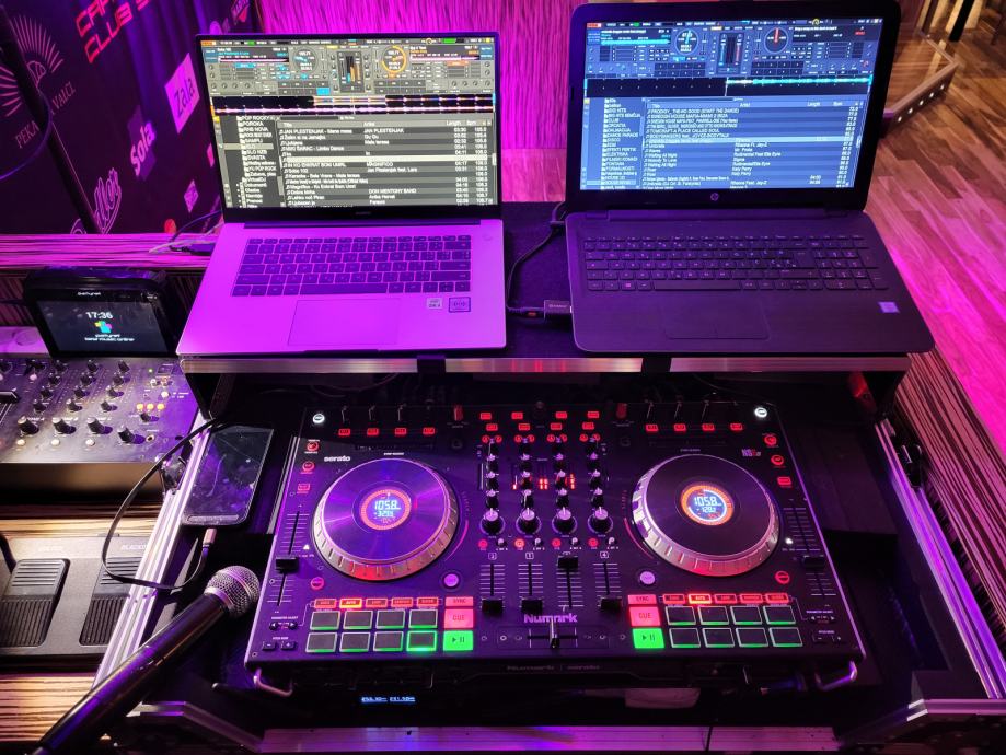 DJ kontroler Numark NS6/2 komplet