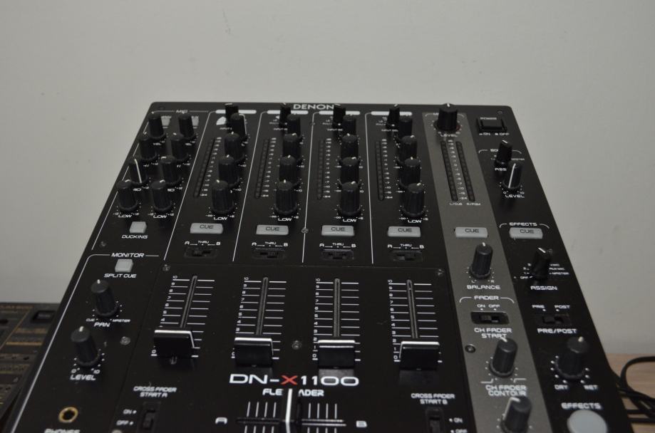 DJ MIXER DENON DN-X 1100