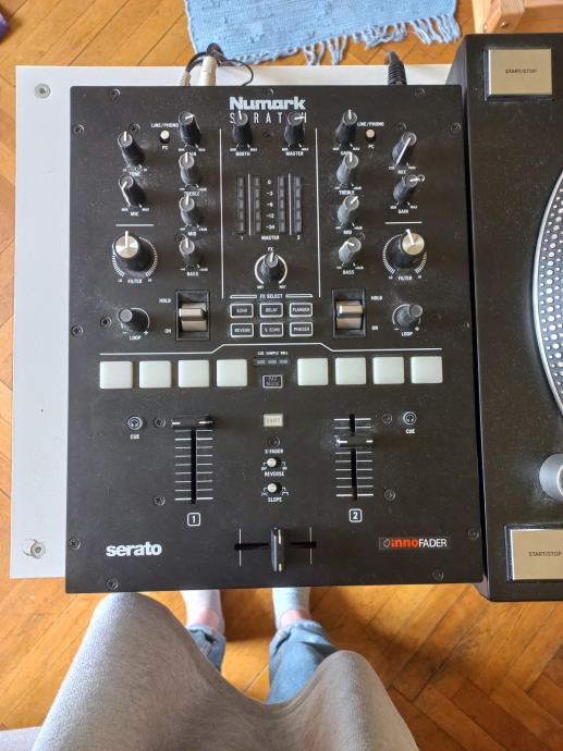 DJ mixer Numark Scratch