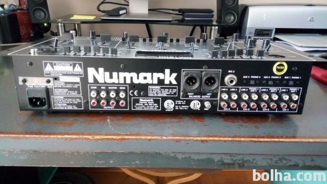 Mešalna miza Numark DM1200