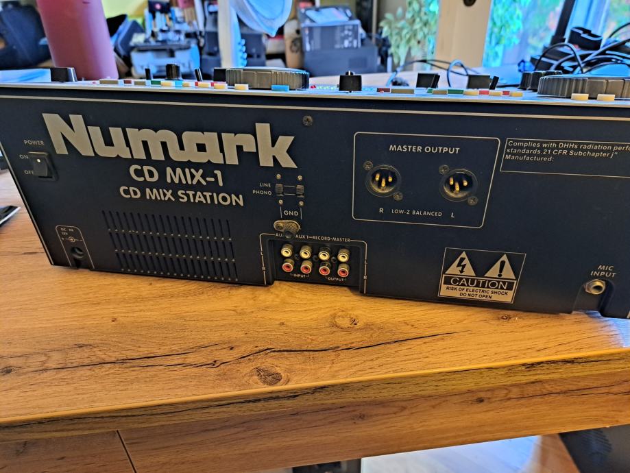 Numark CD MIX 1 (v okvari)