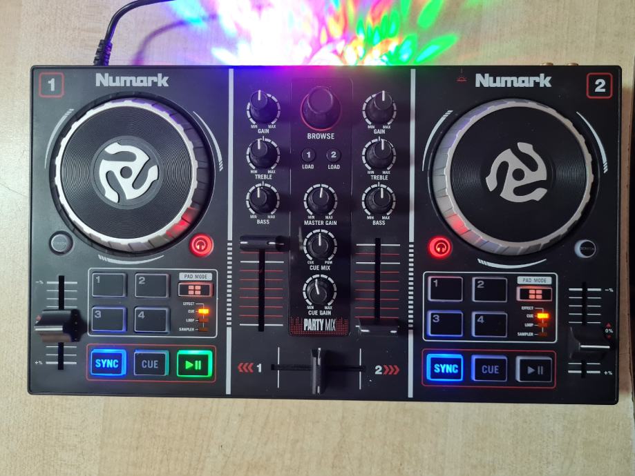 NUMARK PARTY MIX, DJ KONTROLER