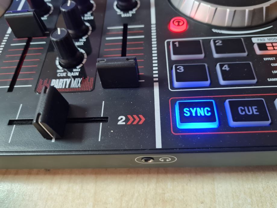 NUMARK PARTY MIX, DJ KONTROLER