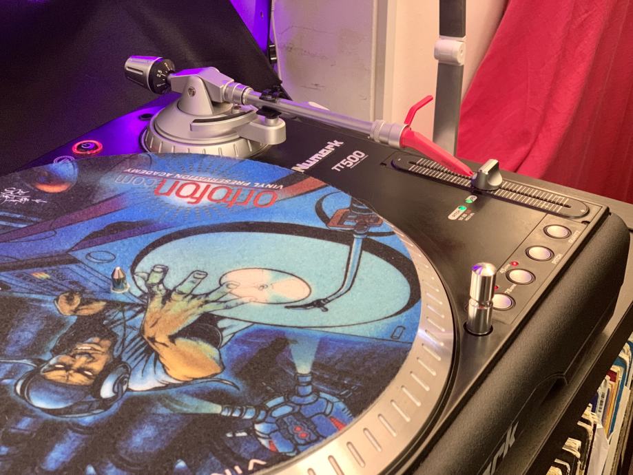 Numark TT500 & X9 Komplet D.J. Set Gramofona in Mixer