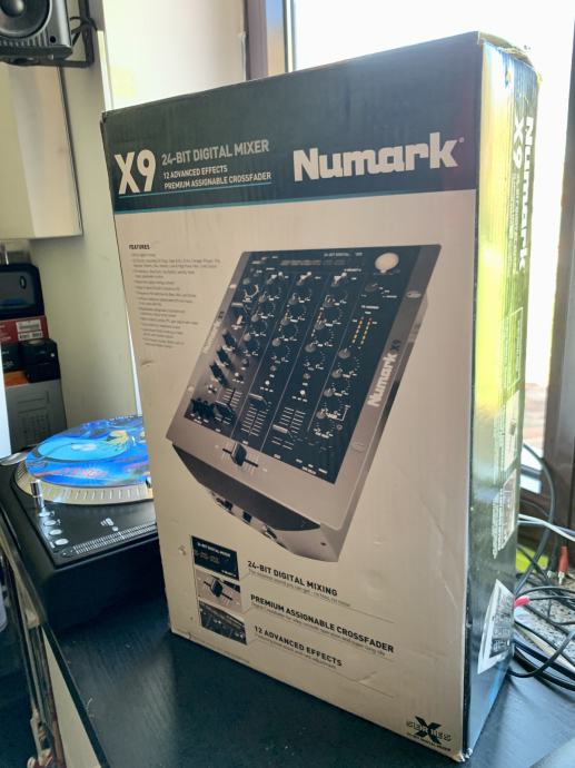 Numark TT500 & X9 Komplet D.J. Set Gramofona in Mixer