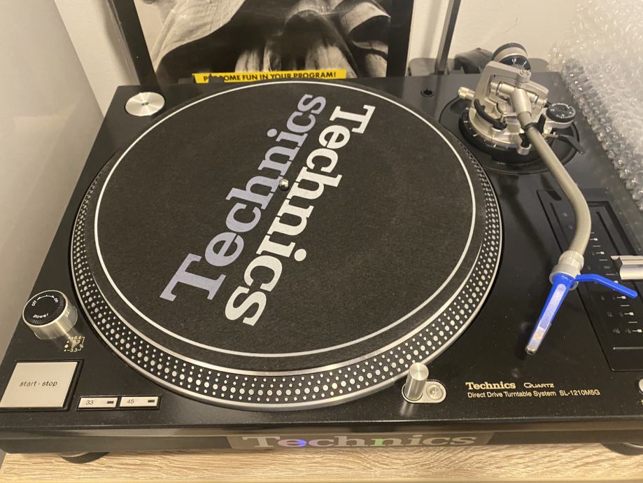 Technics gramofon