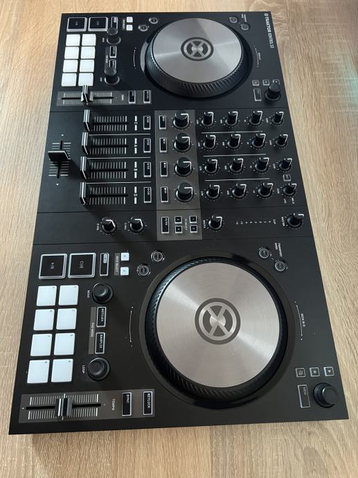 Traktor S3 mk3 dj kontroler + programska oprema