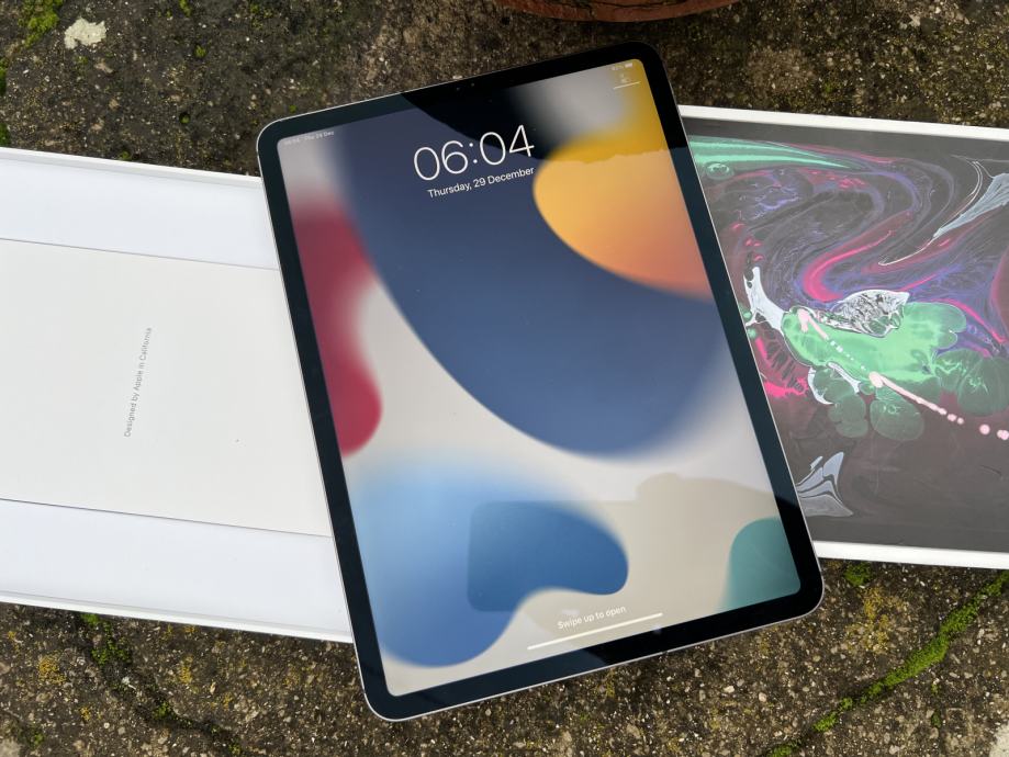 Apple iPad Pro 11 1Gen 256GB + Cellular