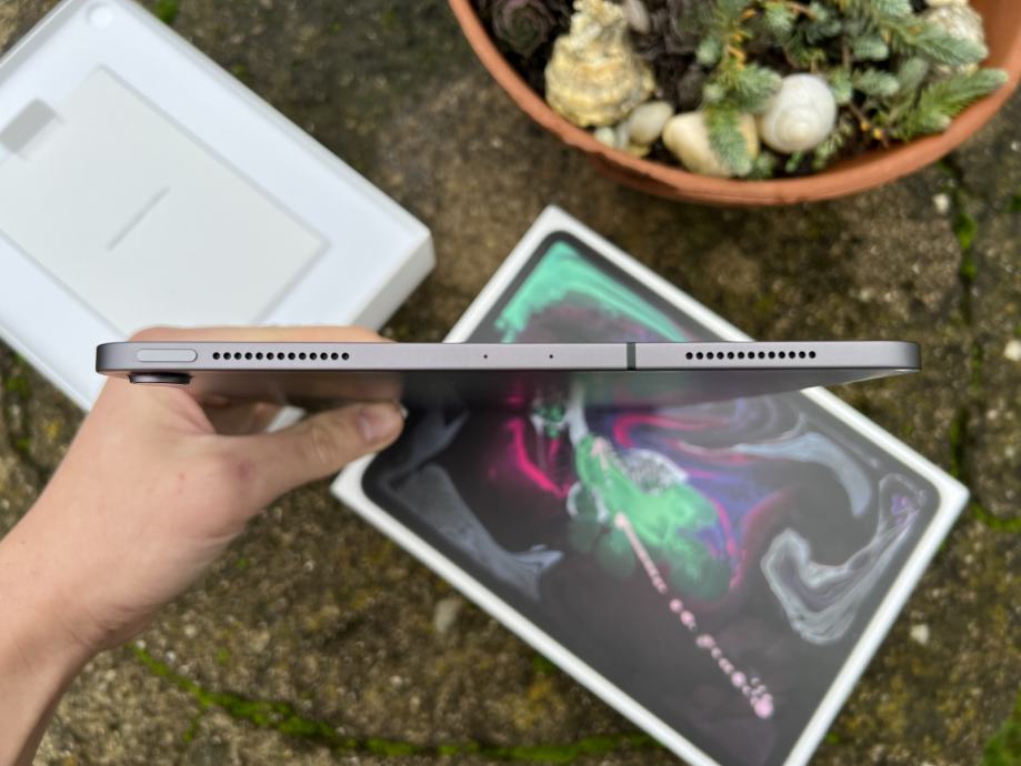 Apple iPad Pro 11 1Gen 256GB + Cellular