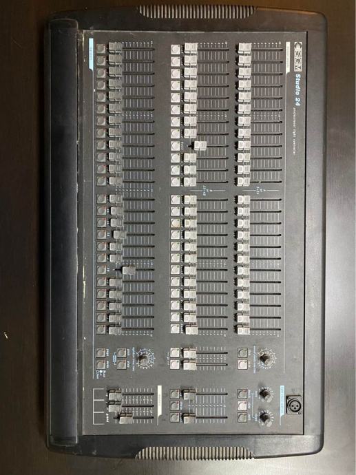 SGM Studio 24 professional light controller