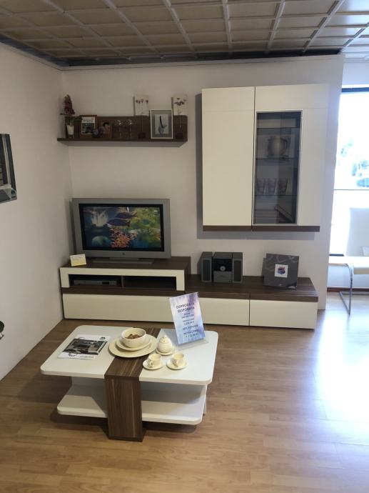 60 % CENEJE ! EKSPONAT ALPLES PRIZMA DNEVNA SOBA