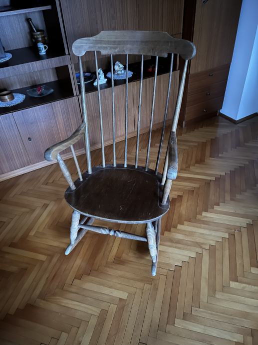 Stol gugalnik