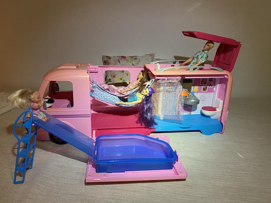 Barbie avtodom