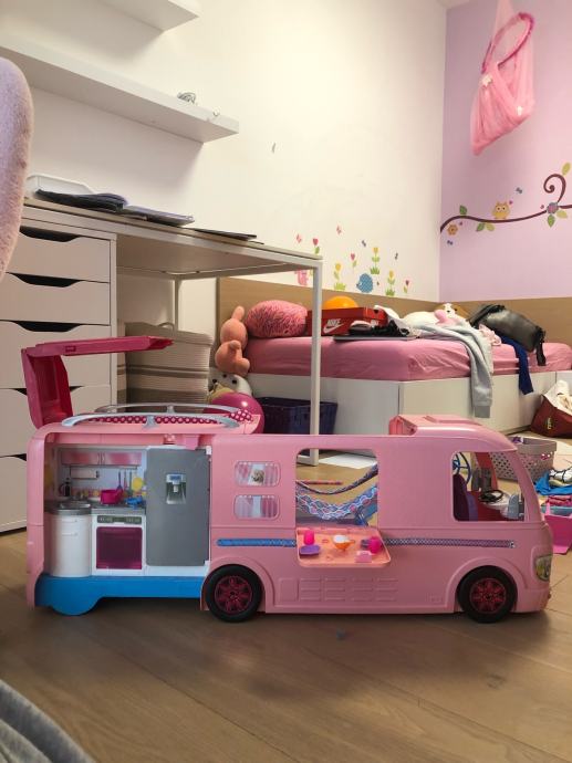 Barbie avtodom