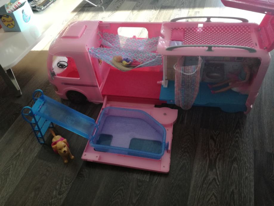 prodam Barbie sanjski avtodom z bazenom