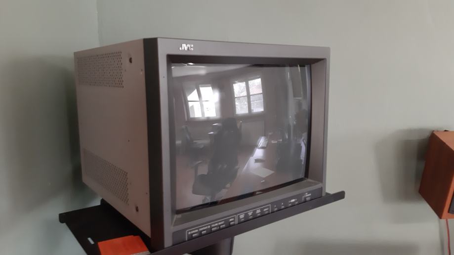 MONITOR JVC TM-H150CG