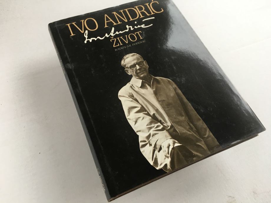 Radovan Popović: Ivo Andrić : život (1989)