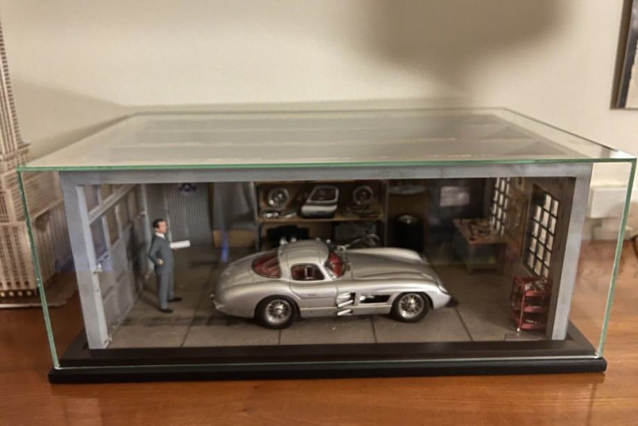Avtorska diorama CMC 1/18 Rudolf Uhlenhaut Mercedes-Benz 300 SLR