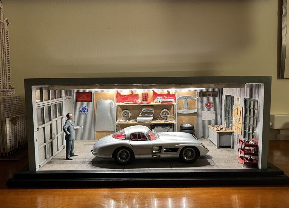 Avtorska diorama CMC 1/18 Rudolf Uhlenhaut Mercedes-Benz 300 SLR