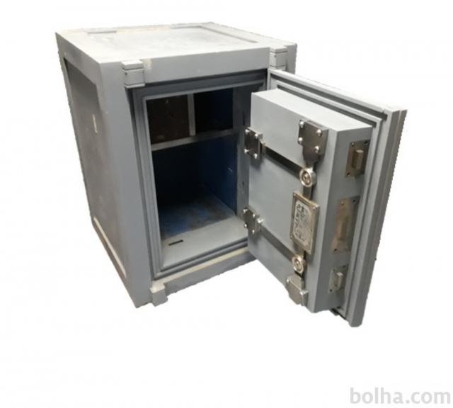 BANČNI TREZOR - SEF