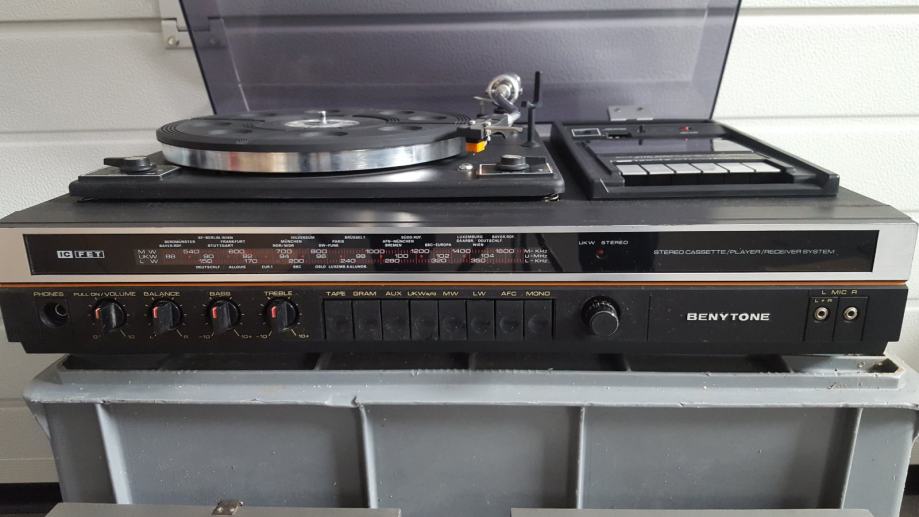 GRAMAFON KASETOFON IN RADIO,BENYTONE Model M9130L