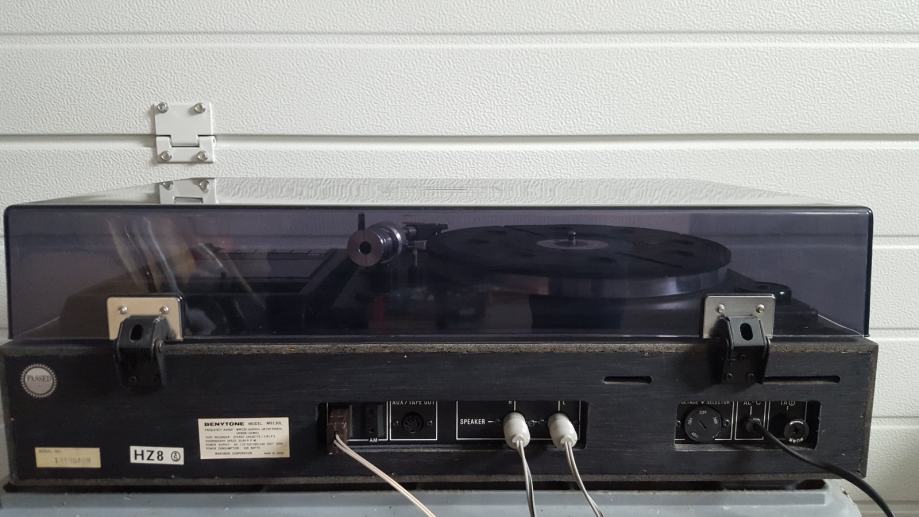 GRAMAFON KASETOFON IN RADIO,BENYTONE Model M9130L
